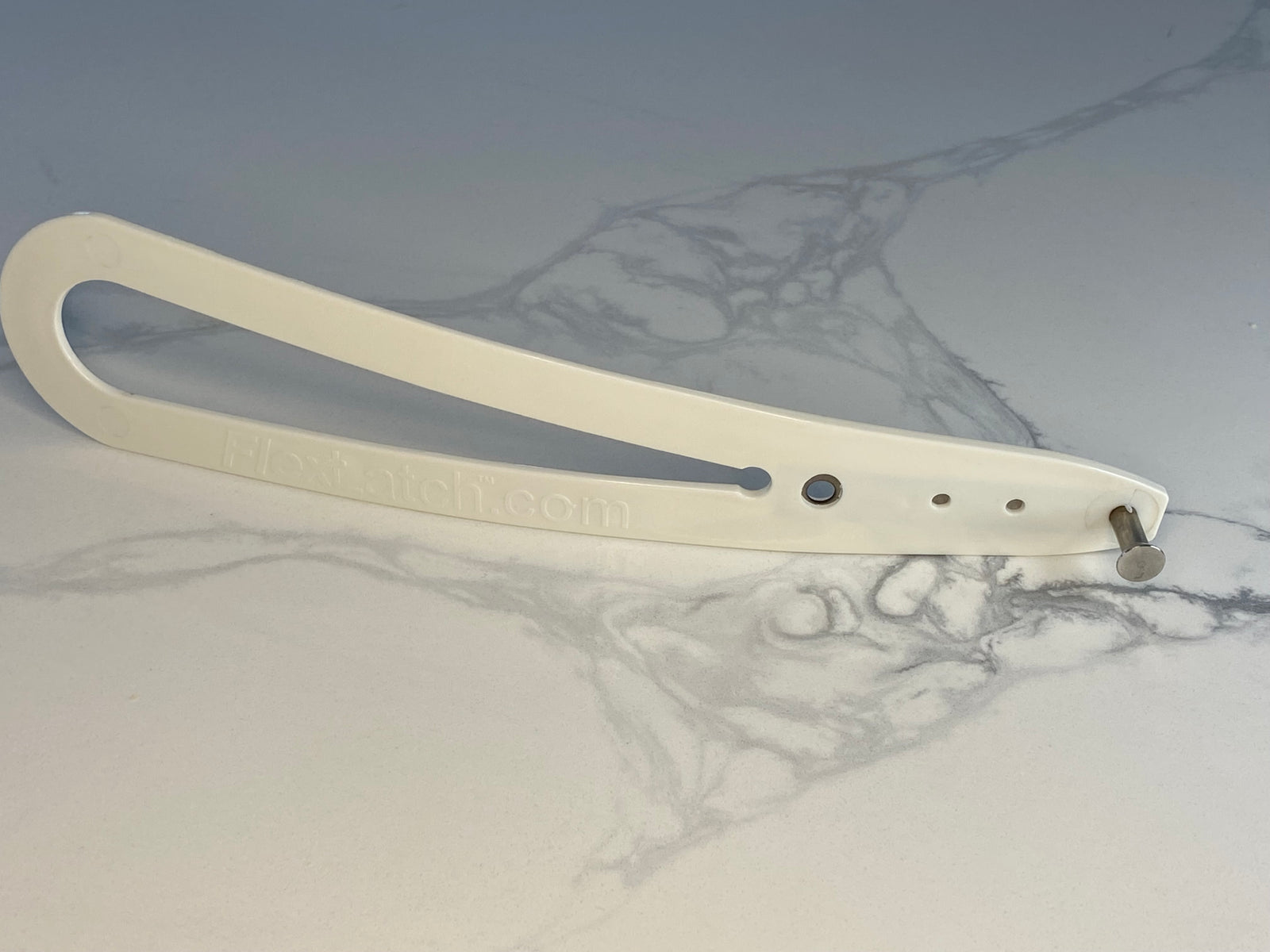 FlexLatch - America's Easiest Cat Door Holder